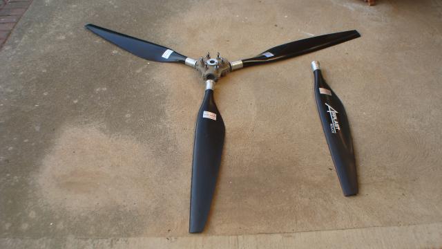 Arplast helice Three blade Prop (Sold) | afors advert No18928