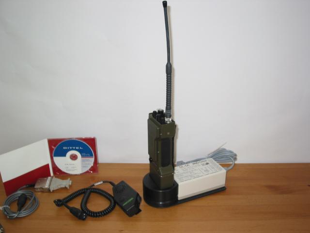 NEW! FUNKE DITTEL FSG-7016 UHF AM RADIO + EXTRAS | afors advert No36728